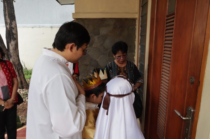 Kunjungan Tiga Raja ke Rumah Umat Pada Hari Raya Penampakan Tuhan ...